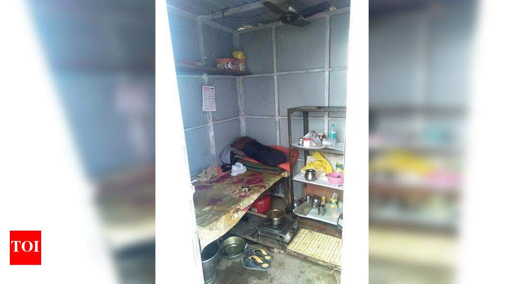 Ghat changing rooms freed of encroachment | Varanasi News - Times of India
