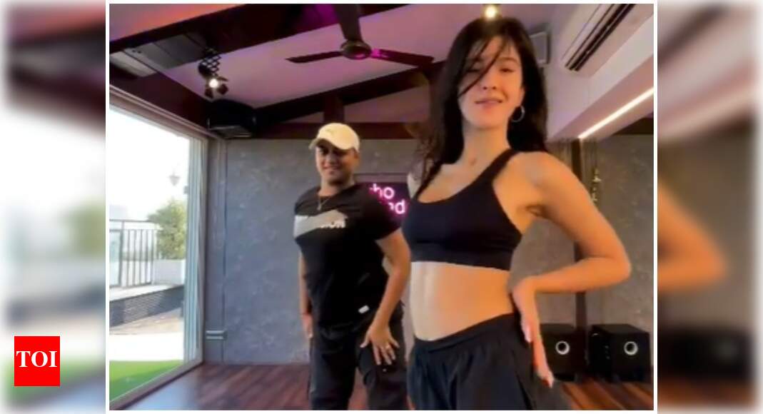 Watch: Shanaya Kapoor's stunning dance moves will leave you impressed ...