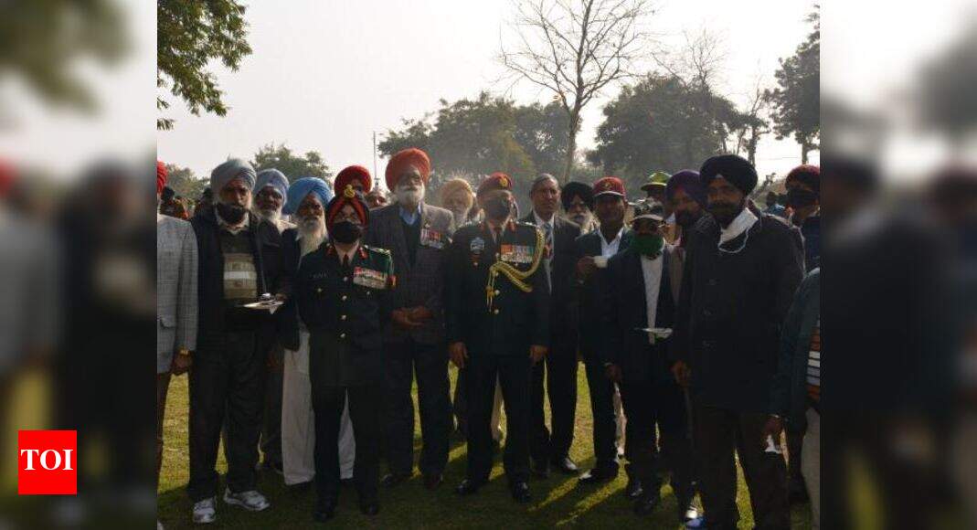 Indian Army's Western Command celebrates Tri Services Veterans' Day ...