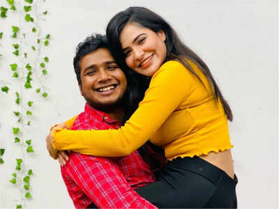 BB Telugu 3 fame Ashu Reddy and Rahul Sipligunj give major BFF goals; see pics - Times of India
