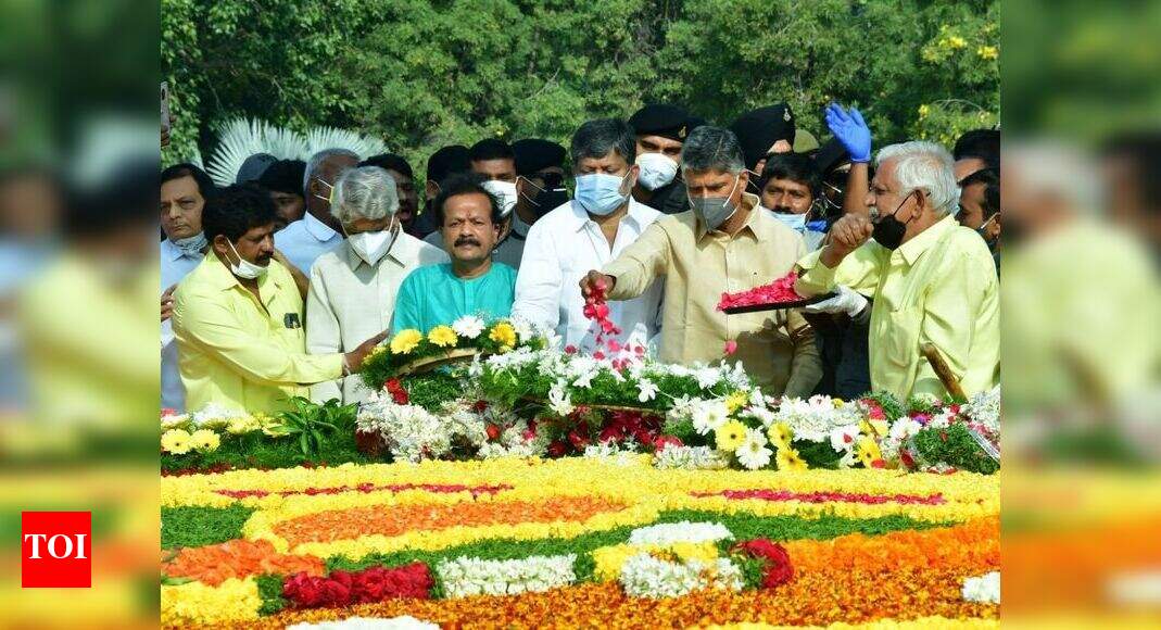 Nara Chandrababu Naidu, TDP leaders pay tribute to NTR on 25th death anniversary | Hyderabad ...
