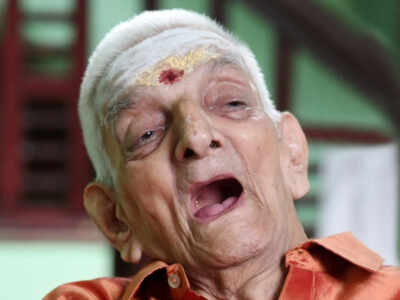 98 year old actor Unnikrishnan Namboothiri recovers from COVID-19 ...