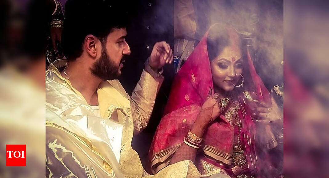 Actor Neil Chatterjee gets hitched to girlfriend Pritha Chanda - Times ...