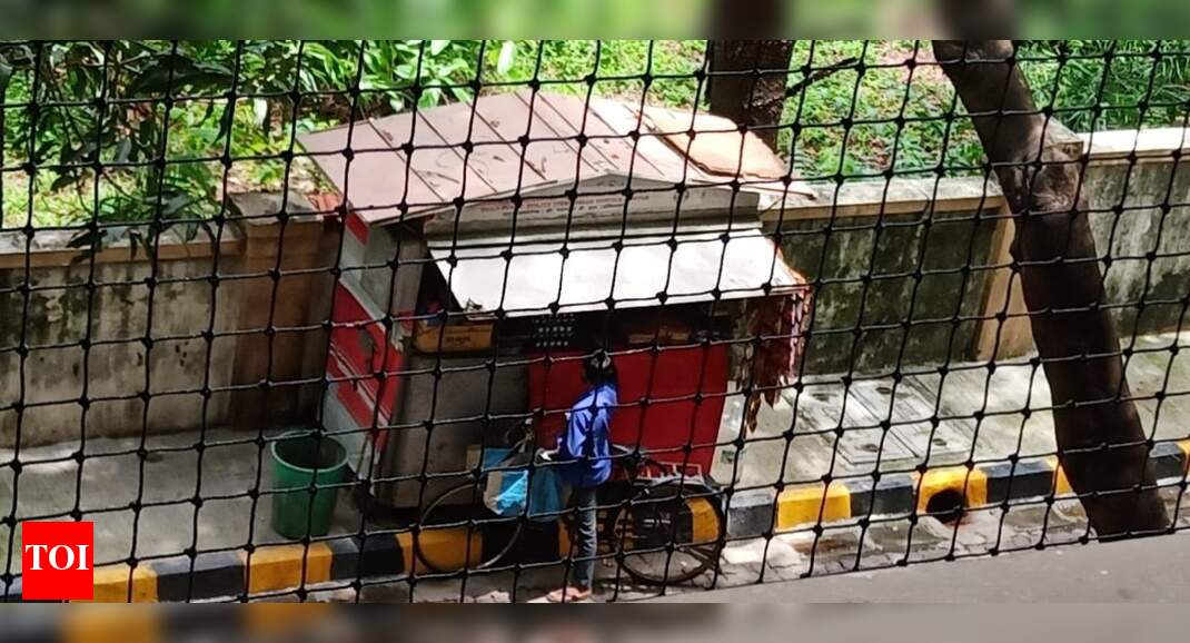 Footpaths for shops - Times of India