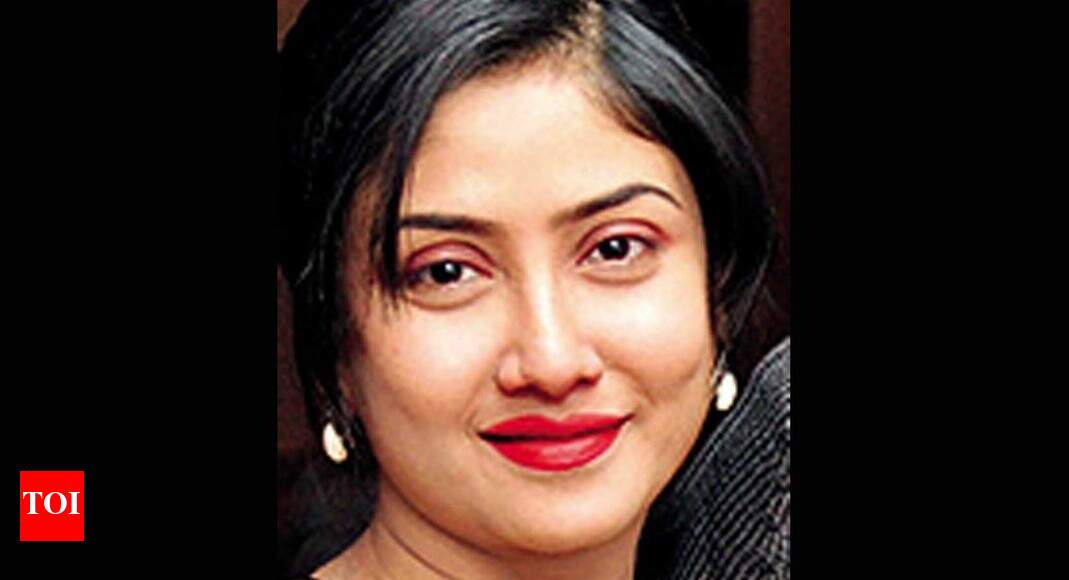 Actress trolled, goes to Kolkata cops, gets West Bengal CM's support | Kolkata News - Times of India