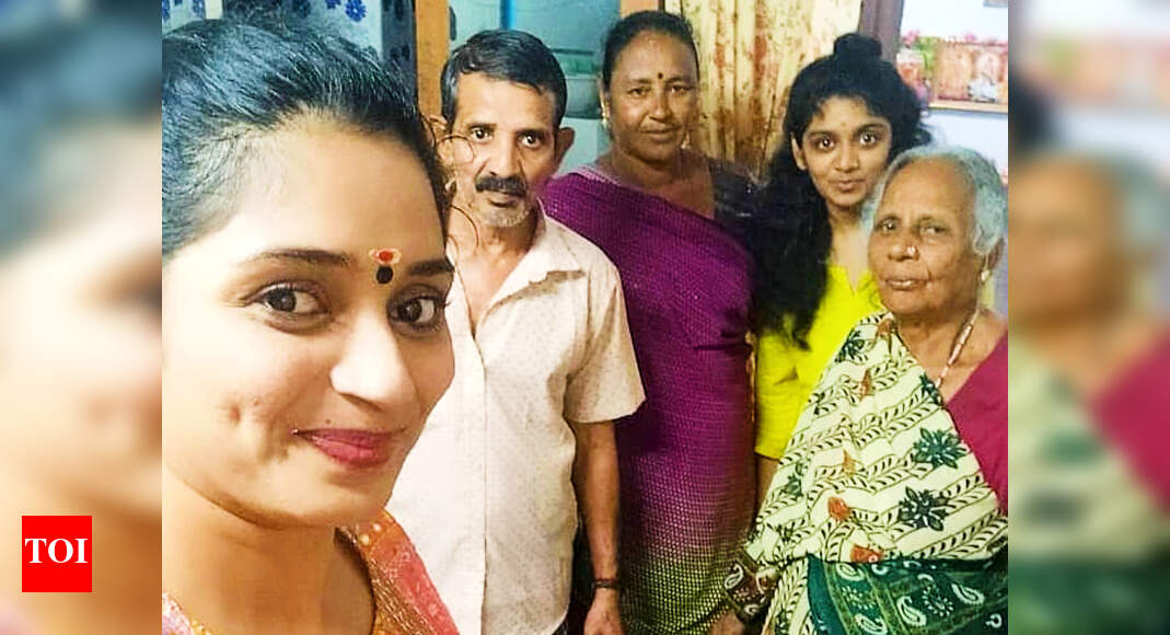 Here's how Kadaikutty Singam actress Jeevitha celebrated her birthday ...