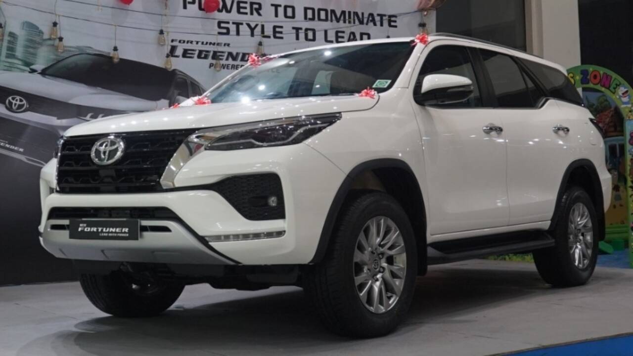 Fortuner Car White