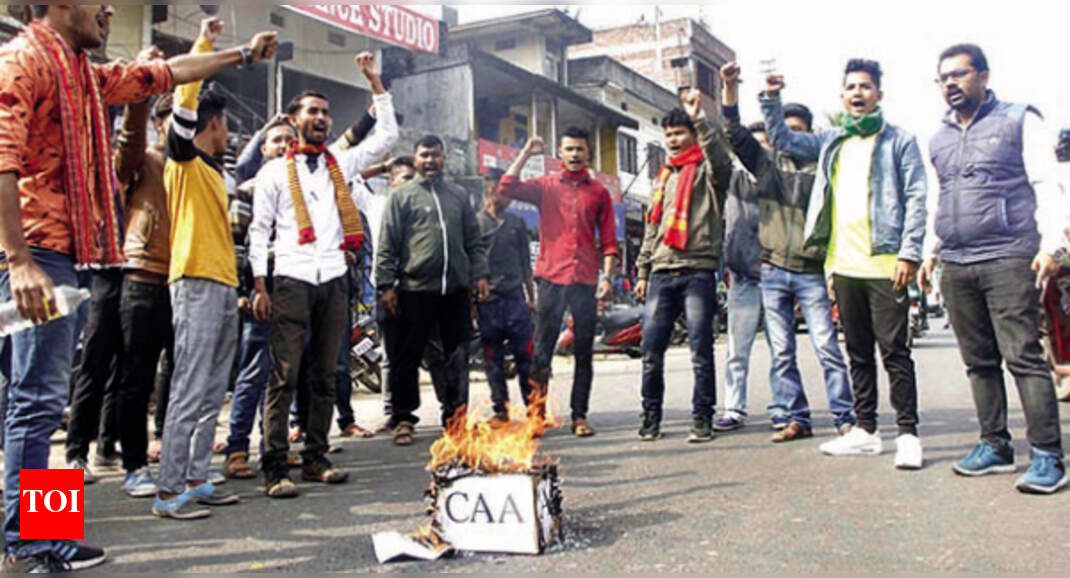 Assam: Aasu protests Amit Shah visit, burns CAA copies | Guwahati News ...
