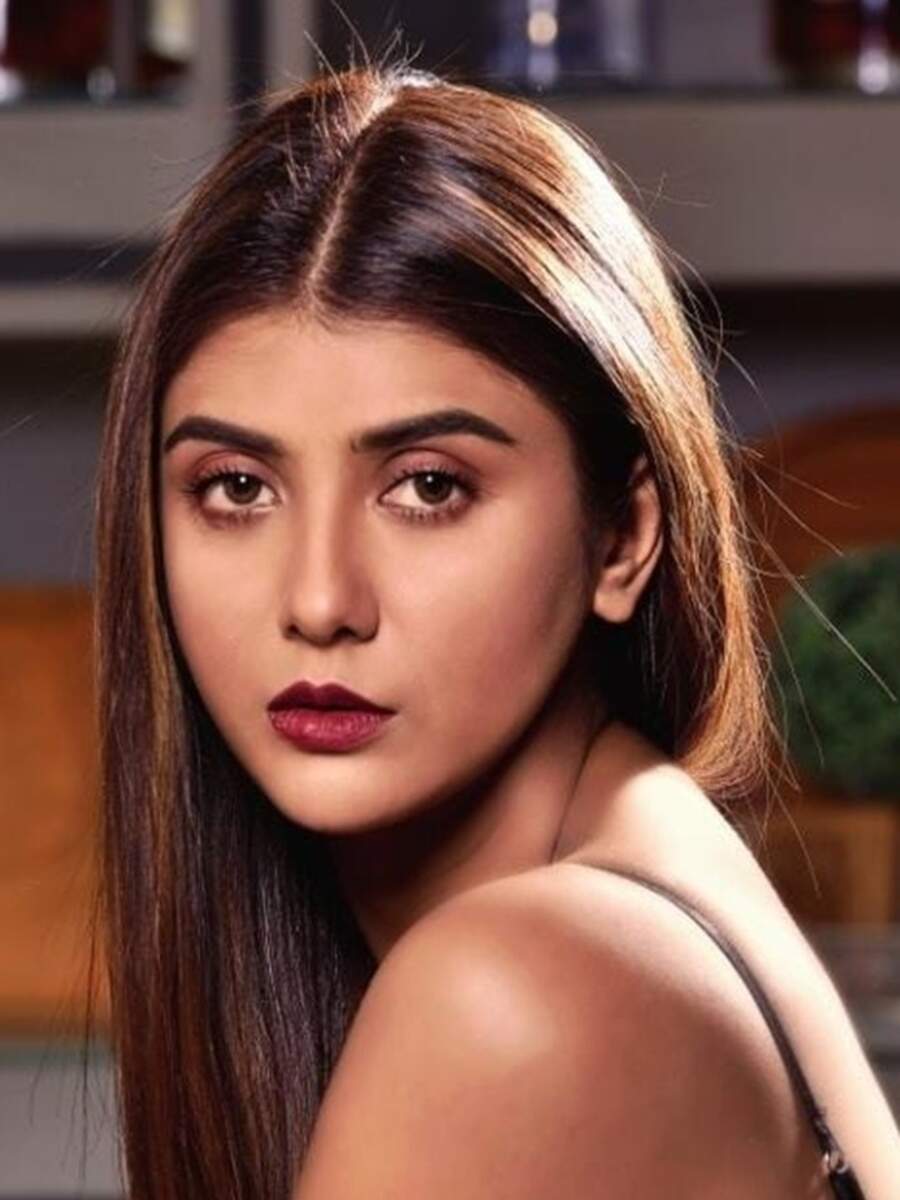 Parno Mittra’s cool and casual style statement | Times of India