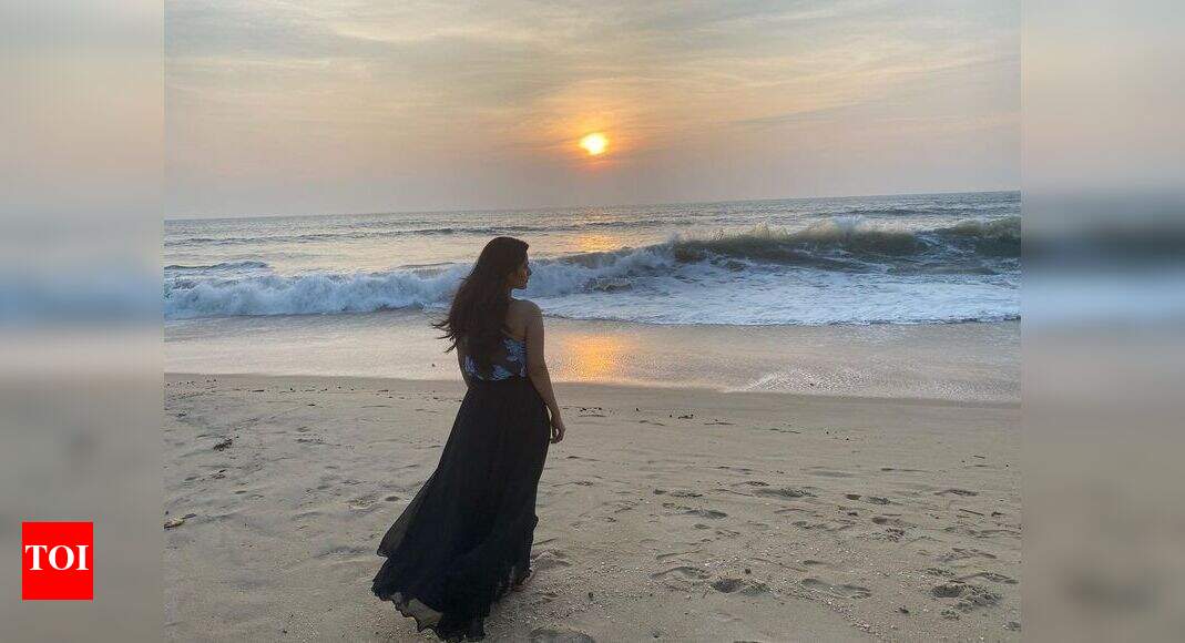 Supritha Sathyanarayan enjoys a beach vacation in Kerala - Times of India