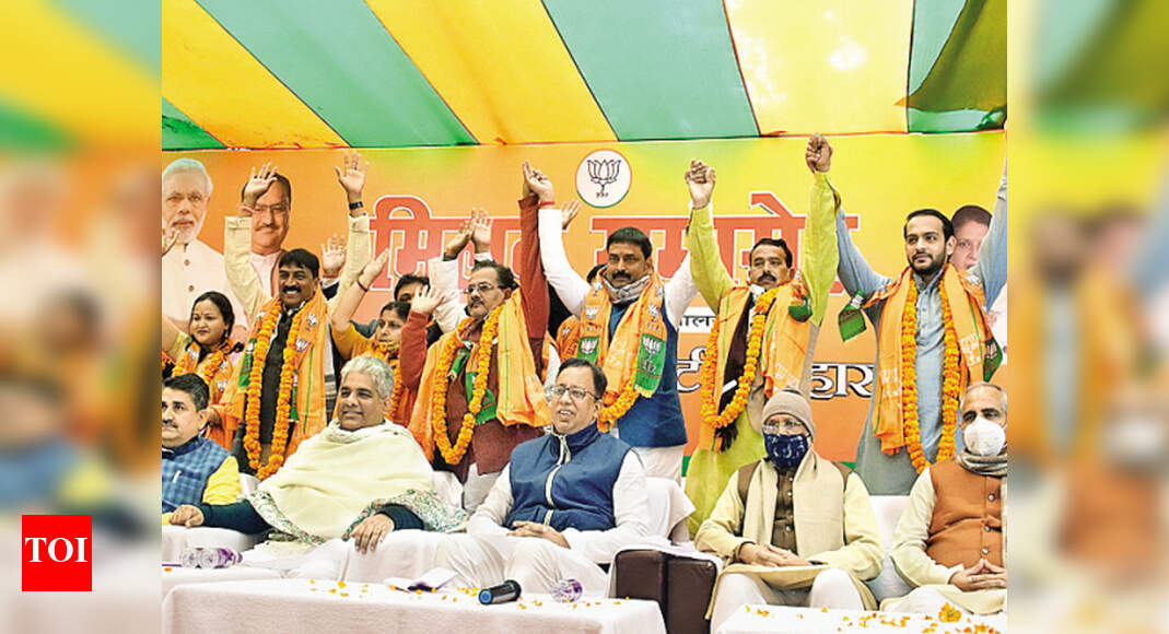 Bihar: Many senior RJD, RLSP and Congress netas join BJP | Patna News ...