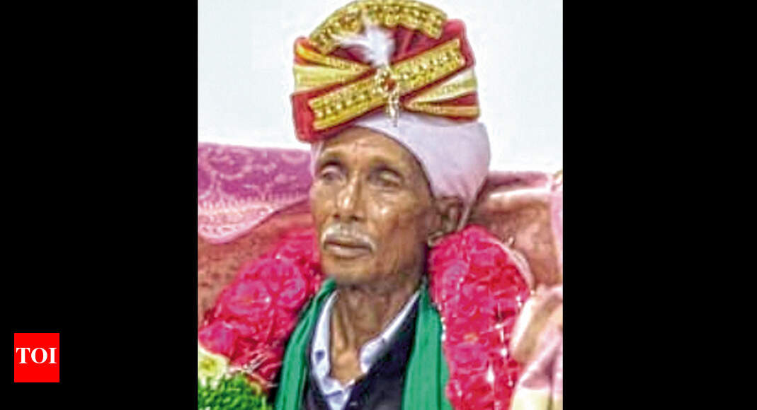 Gussadi artiste & Padma winner Kanaka Raju to get govt help | Hyderabad ...