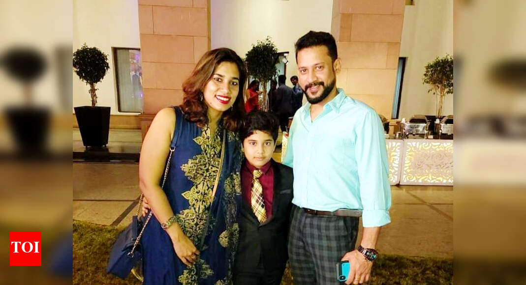 Deepak Dinkar takes a walk down memory lane; shares a throwback photo ...