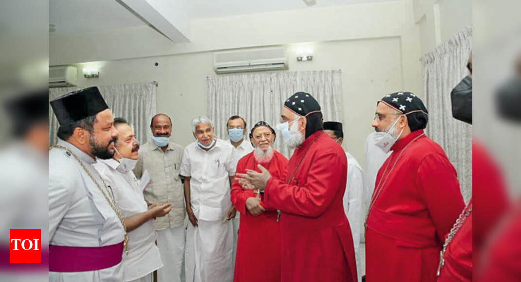 UDF delegation meets Jacobite Church leaders | Kochi News - Times of India