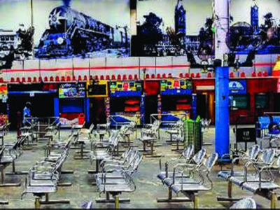 Chennai: Passengers at MGR Central railway station have few food ...