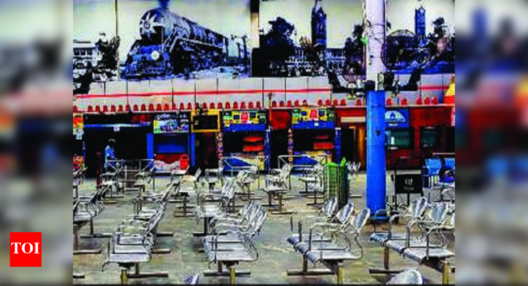 Chennai: Passengers at MGR Central railway station have few food ...