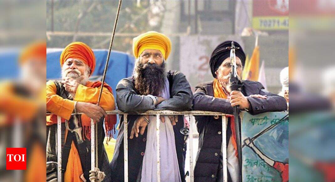 A day after clash, farmers vow to stay on at Singhu border | Delhi News ...