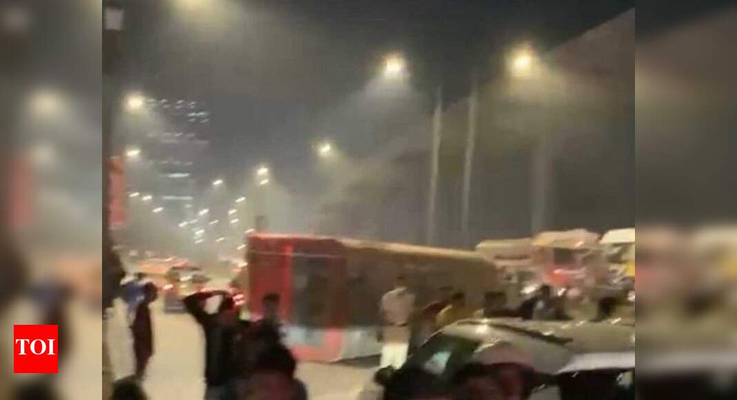 Two injured after bus topples in Mumbai's Dindoshi | Mumbai News ...