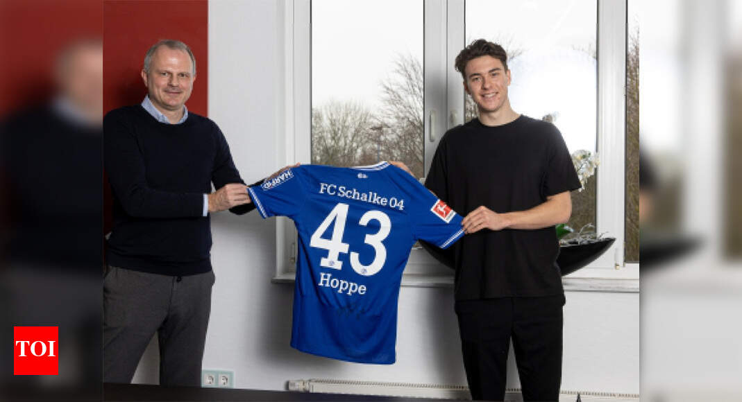US striker Hoppe signs contract extension with Schalke | Football News ...