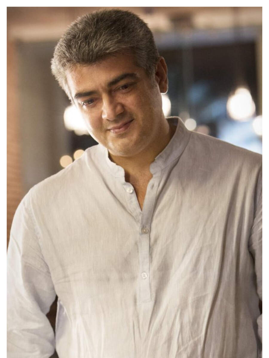 Ajith's latest clicks with his fans | Times of India
