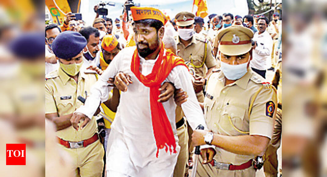 Mashaal rally raises heat over Maratha reservation | Chhatrapati ...