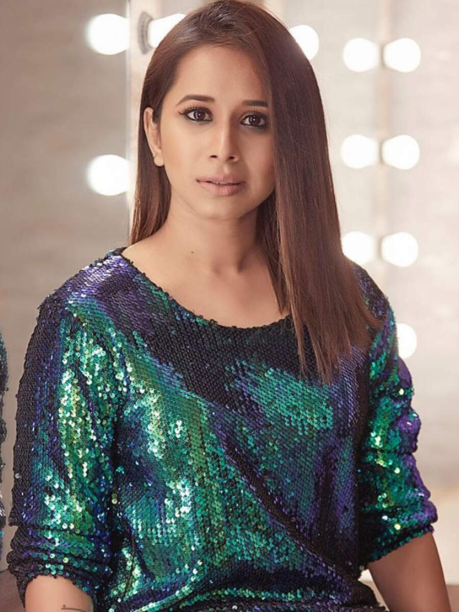 Birthday girl Shreya Bugde's breathtaking looks | Times of India