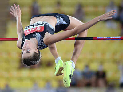 Ukrainian teen Yaroslava Mahuchikh impresses with high jump of 2.06 ...