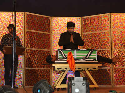 Jitendra Raghuvir enthralls Puneites with a magical performance ...