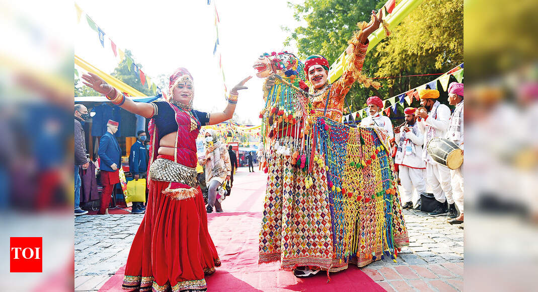 Tribal fest brings back shoppers to Dilli Haat | Events Movie News ...