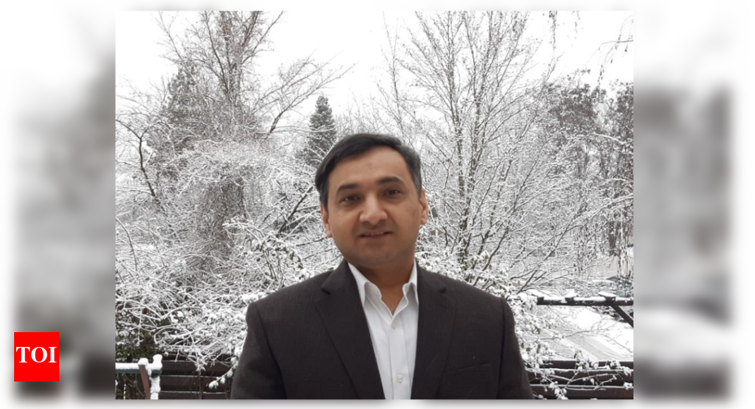 Grace under pressure crucial to win live quizzing events - Times of India