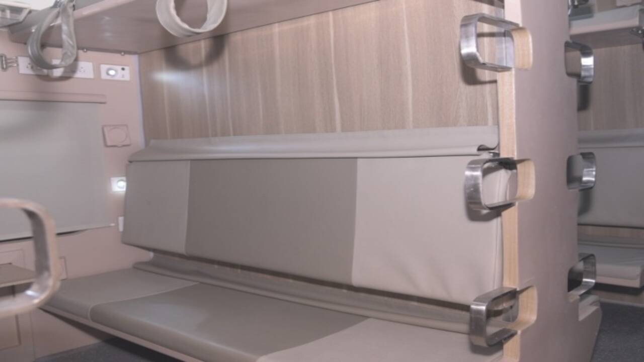 3 Tier LHB AC 3 Tier Sleeper By Rajdhani Express Mumbai New Delhi