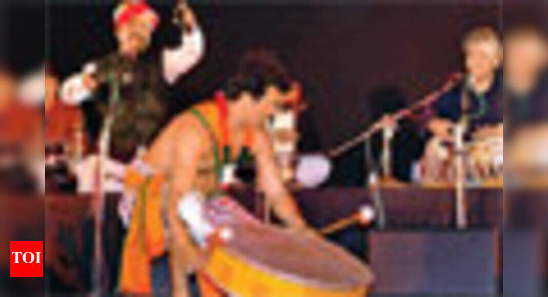 Fazal pays tribute to dad! | Hindi Movie News - Times of India