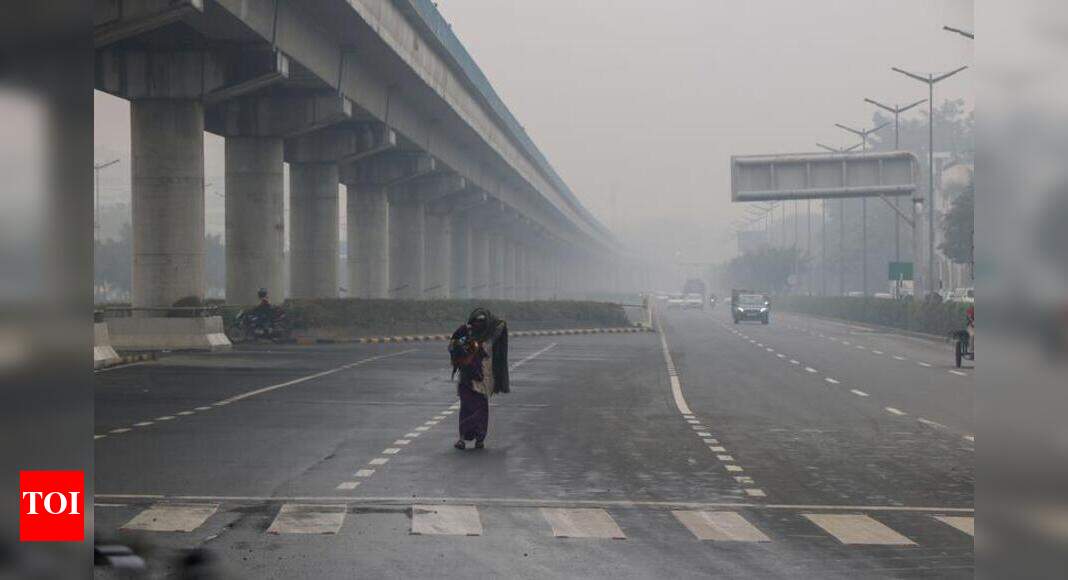 Winter beating retreat, cloudy days to stay | Gurgaon News - Times of India