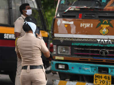 Mumbai: 5,000 auto, taxi drivers who were 'e-challaned' to be trained ...
