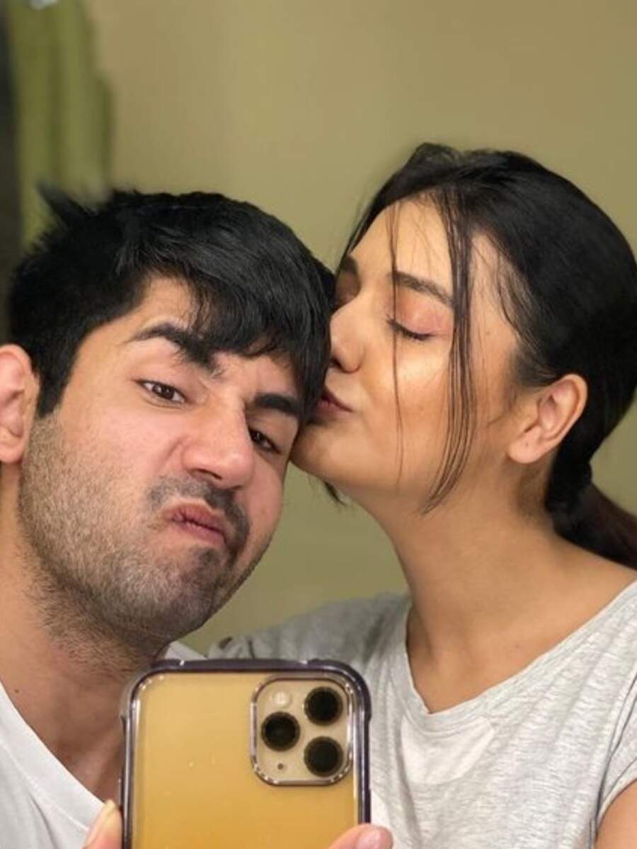 Divya Agarwal and Varun Sood's unmissable romantic photos | Times of India