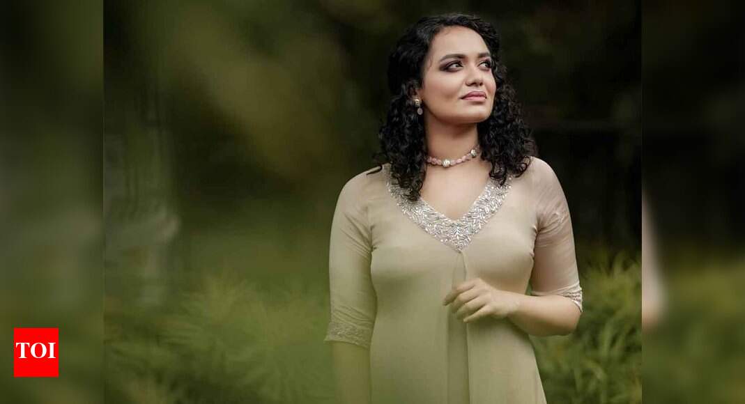 Singer Jyotsna shows stunning transformation in weight loss pictures ...