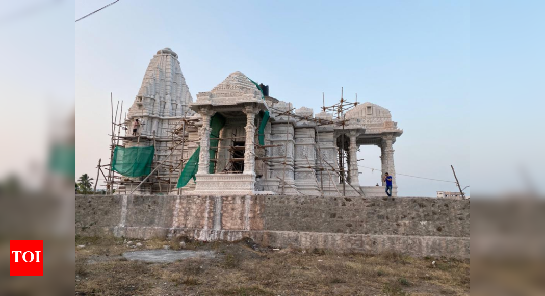 Bijapur bizman building Jain temple in memory of parents | Bengaluru ...