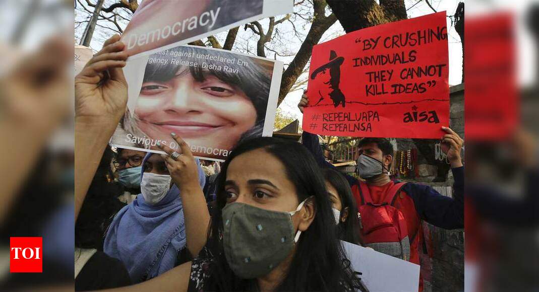 Disha Toolkit Case: Delhi Commission for Women sends notice to Delhi ...