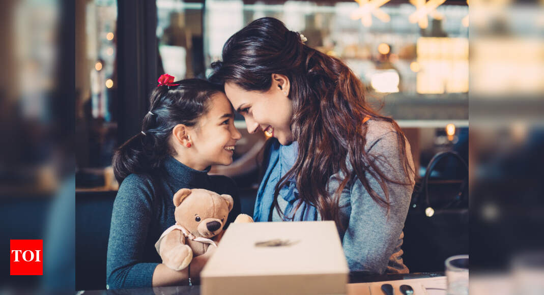 4 ways to differentiate between reward and bribe - Times of India