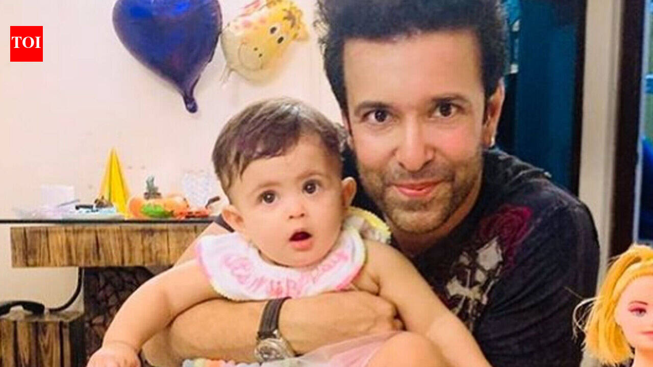 Aamir Ali reveals face of his daughter Ayra Ali for the first time