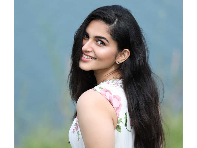 Kayadu Lohar plays Nangeli in 'Pathonpathaam Noottandu' | Malayalam ...