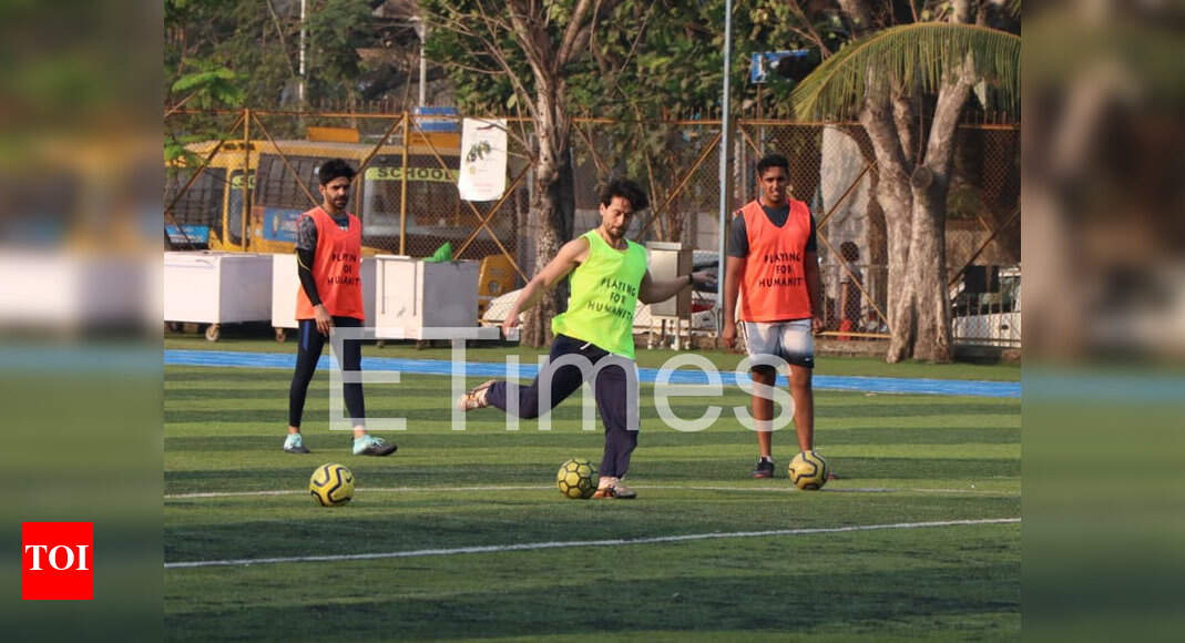 Photos: Tiger Shroff spends his day off 'Ganapath' sets playing ...