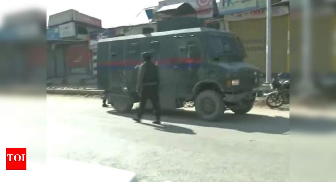Terror attack in Kashmir: Terrorists kill two policemen in Srinagar ...