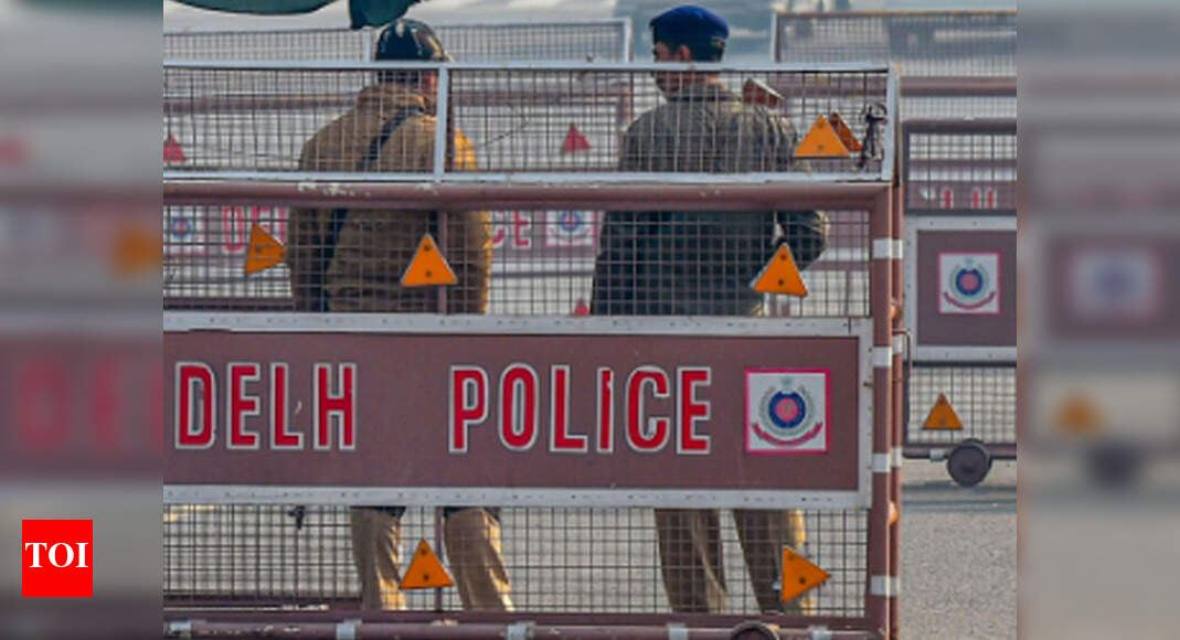 Delhi: Khaki wore many hats during lockdown | Delhi News - Times of India