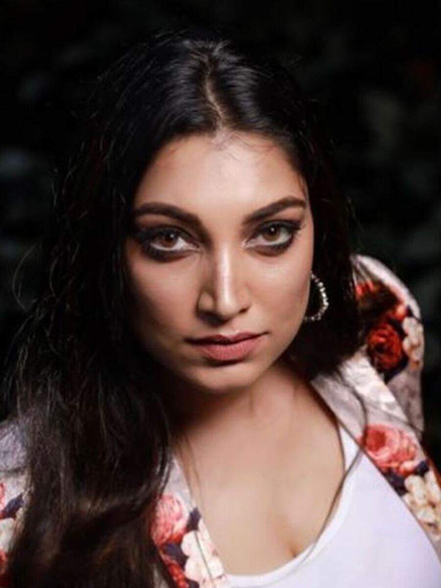 10 stunning pictures of Bigg Boss Malayalam 3 fame Rithu Manthra ...