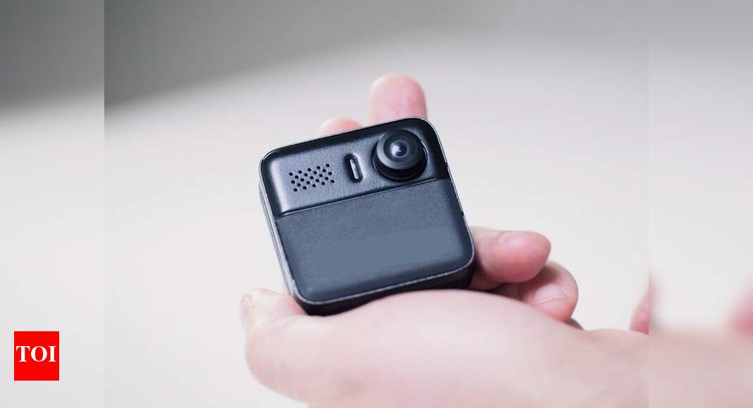 Wearable Cameras That Stick To You And Capture Your Fleeting Moments ...