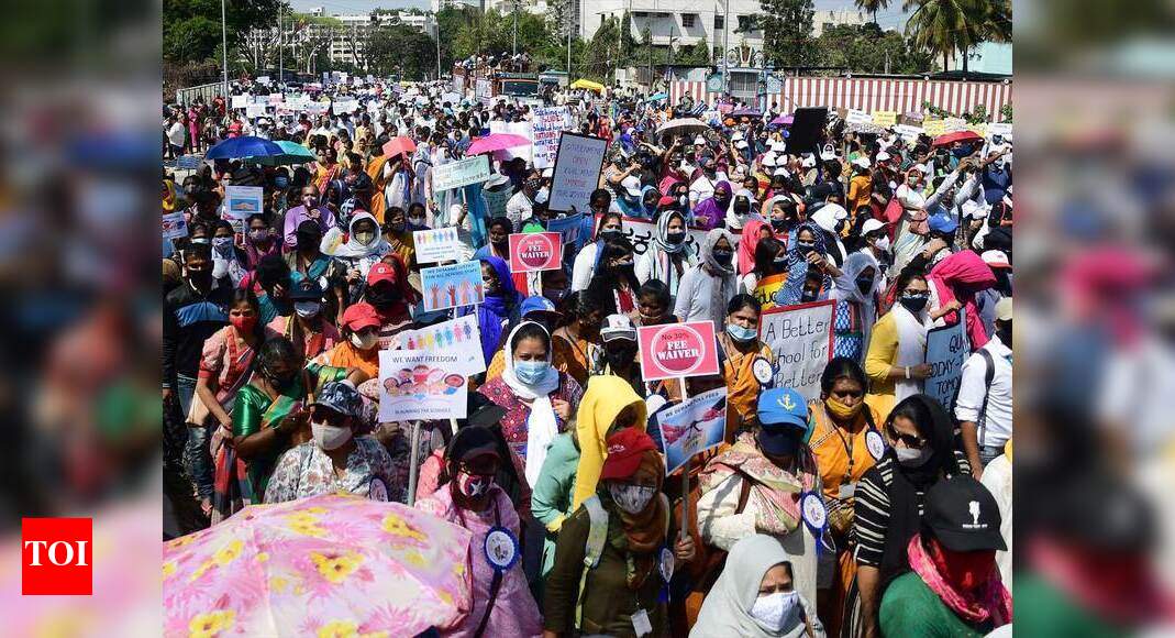Karnataka Teachers Protest: Karnataka schools staff stage protest over ...