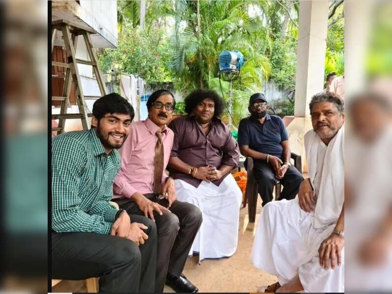 Take a look at the BTS photo from the set of Google Kuttappan | Tamil ...