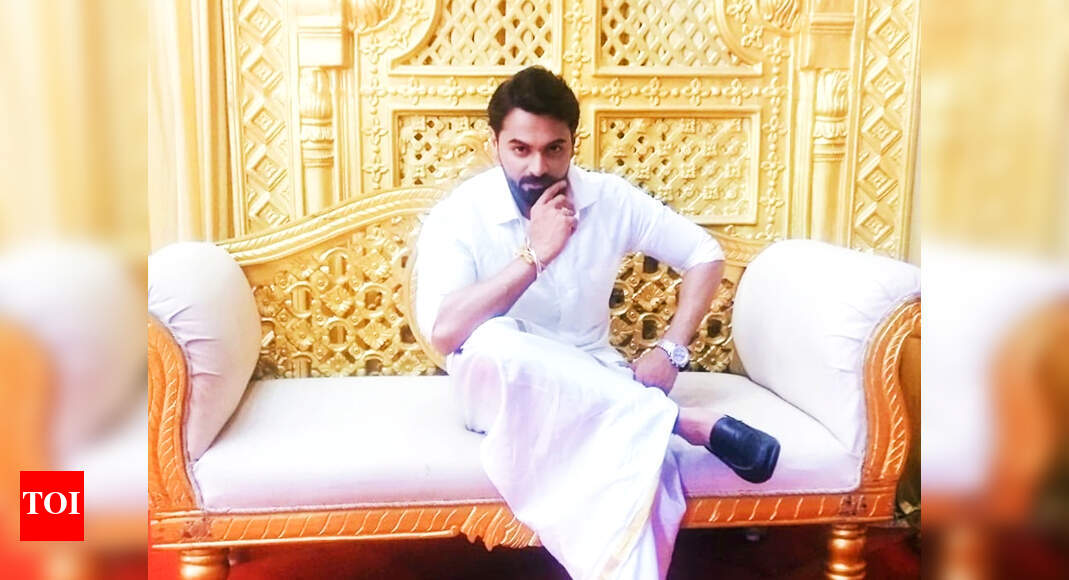 Endrendrum Punnagai fame Nithin Krishnamurthy Iyer shows his weight ...