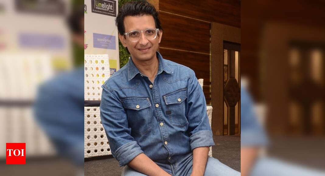 Sharman is positive that audience will watch films in theatres ...